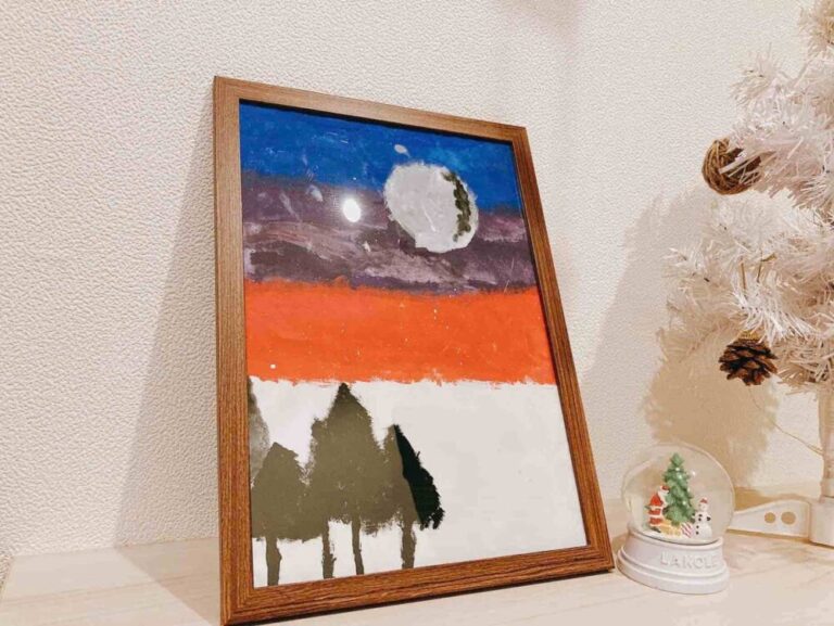 セリアA4木目調の額縁に子どもの描いた絵を飾ってみた。アート作品の爆誕！ | hachiko85ライフ